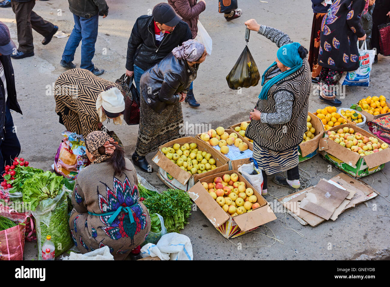 Samarkand market uzbekistan bazaar hi-res stock photography and images ...