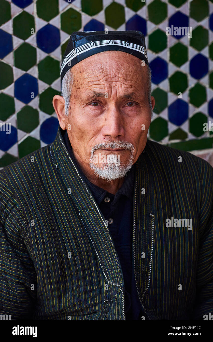 Uzbekistan, Fergana region, Kokand, Uzbek man Stock Photo - Alamy