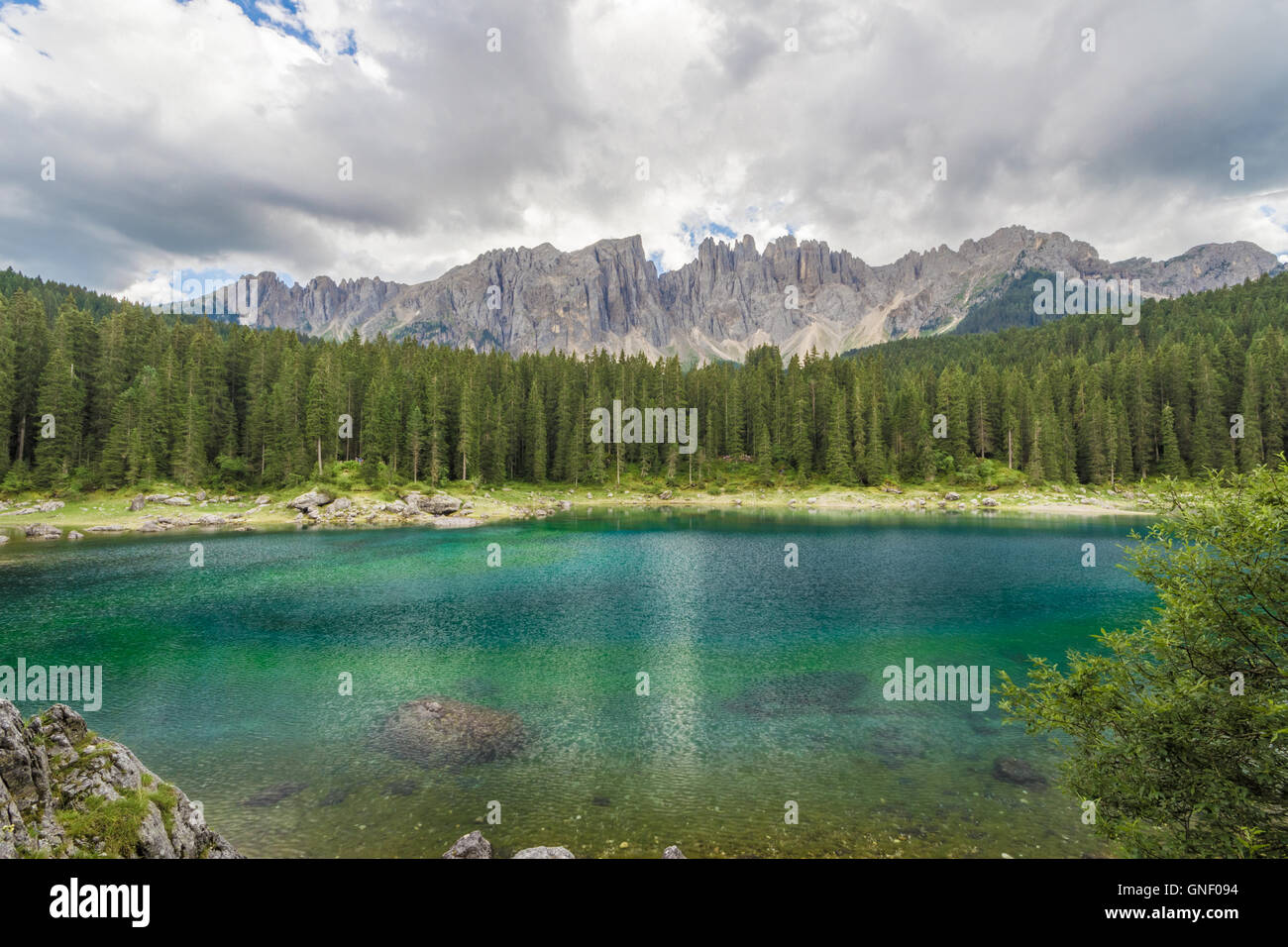 Secluded lake hi-res stock photography and images - Alamy