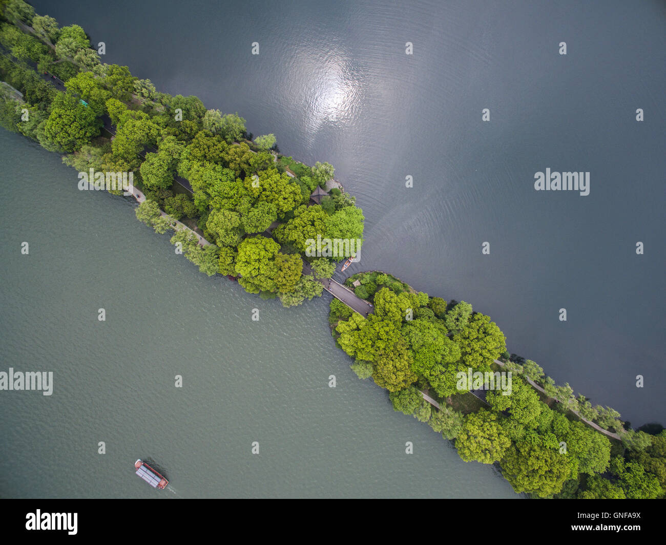 Hangzhou. 11th Apr, 2016. Photo taken on April 11, 2016 shows the Su ...