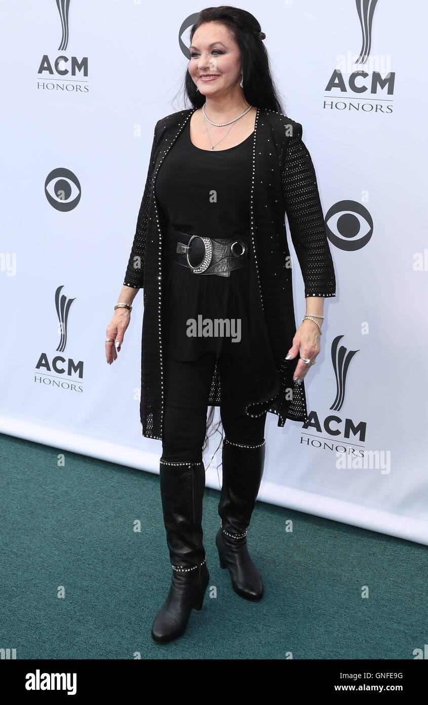 Nashville, TN, USA. 30th Aug, 2016. Crystal Gayle at arrivals for 10th ...