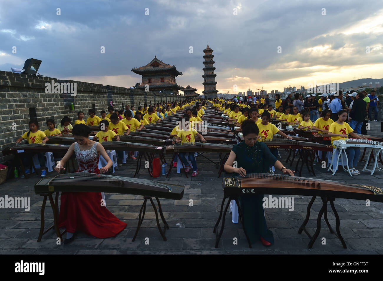 Datong, China's Shanxi Province. 30th Aug, 2016. People play guzheng ...