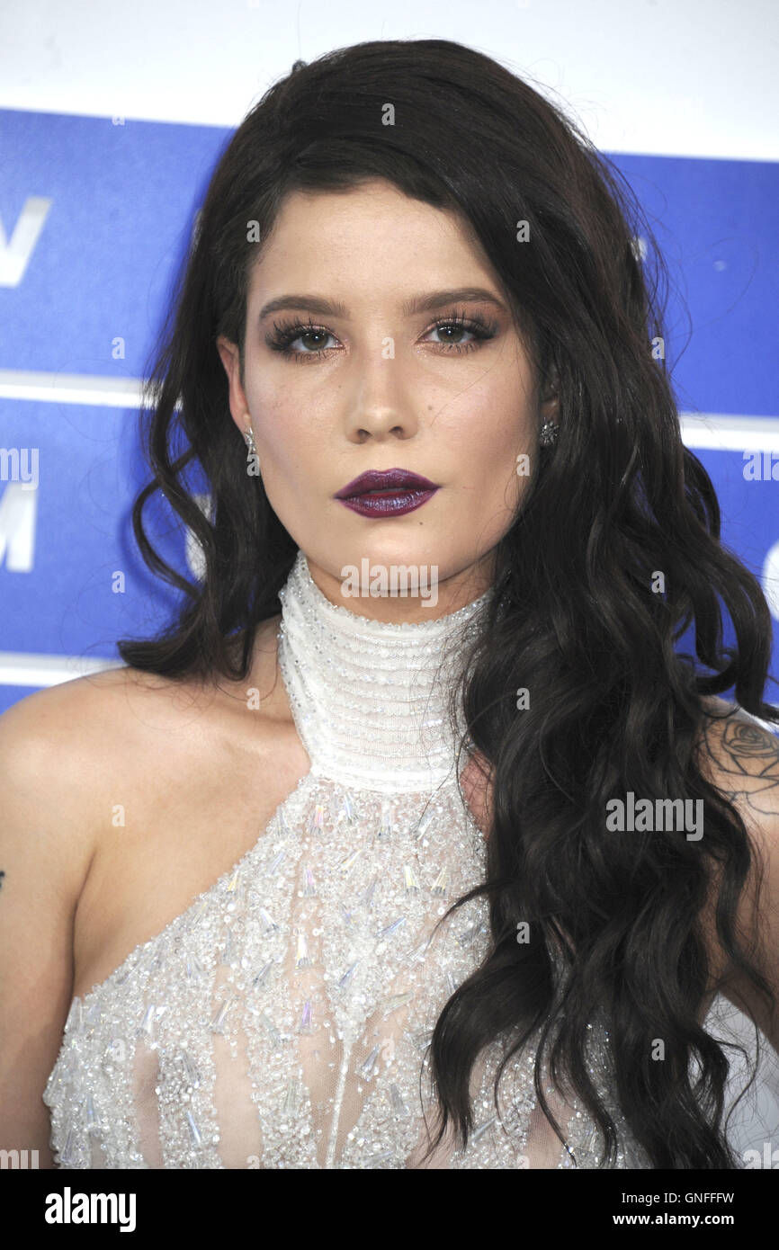 New York City. 28th Aug, 2016. Halsey attends the 2016 MTV Video Music ...