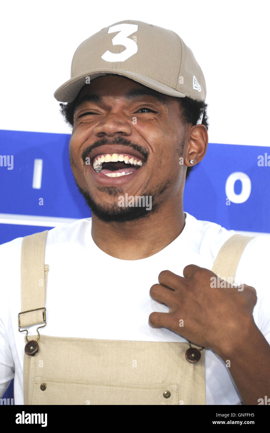 Chance the Rapper attends the 2016 MTV Video Music Awards at Madison ...