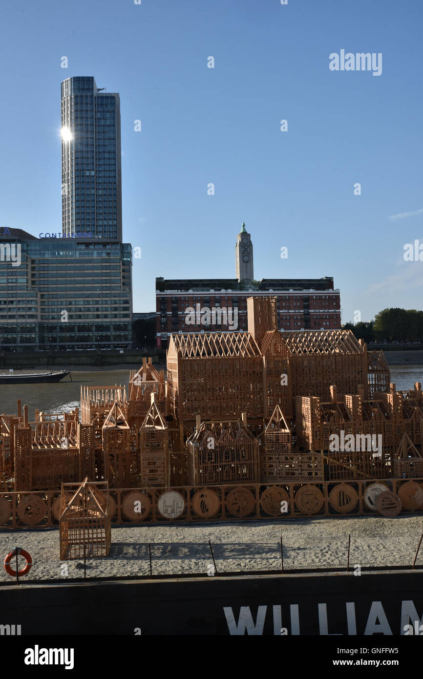 David best fire thames hi-res stock photography and images - Alamy
