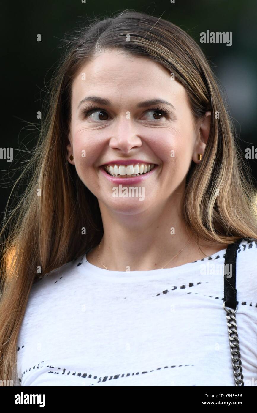 New York, NY, USA. 30th Aug, 2016. Sutton Foster, on the set of Younger ...
