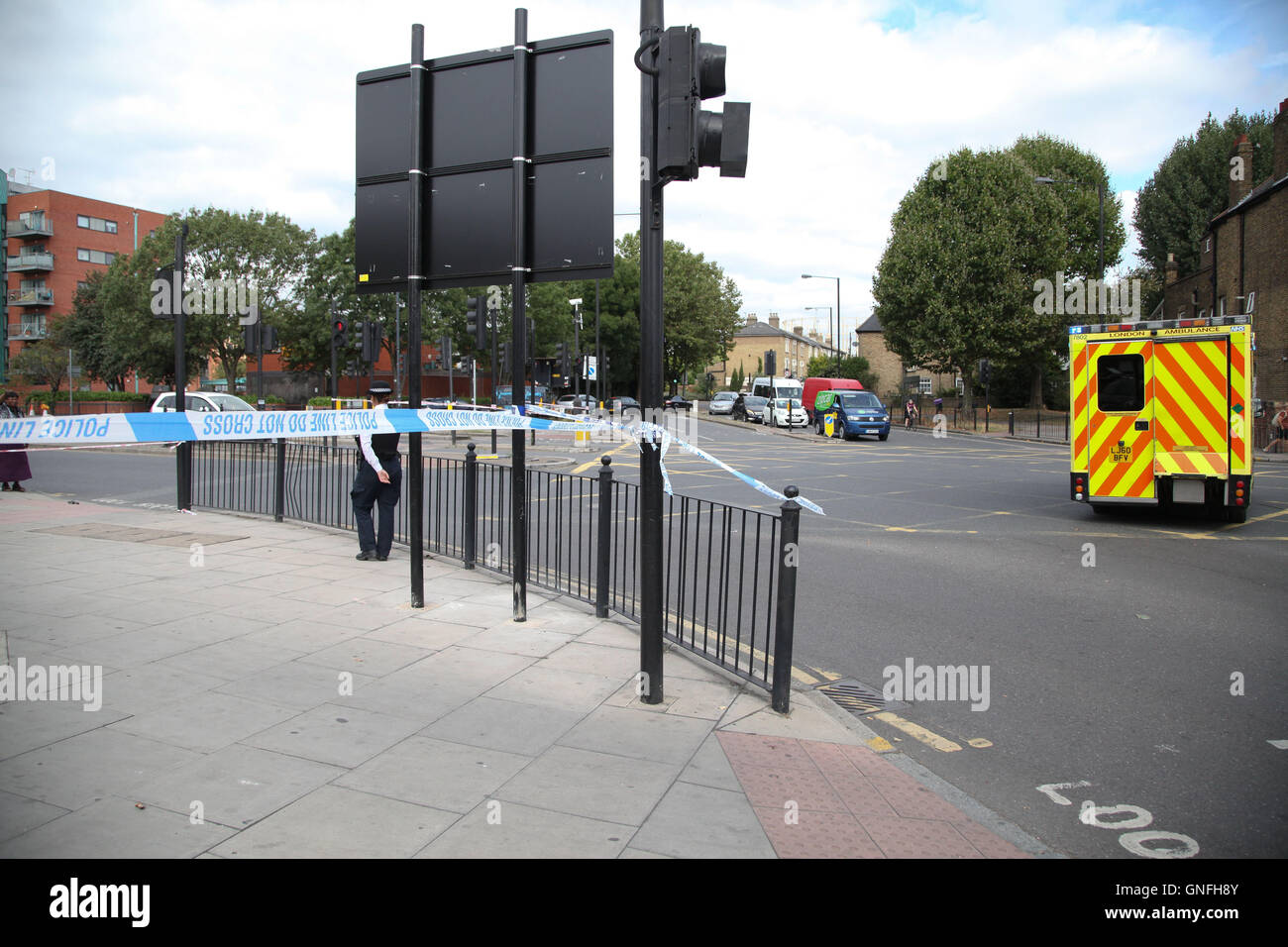 Turnpike Lane, Haringey, North London, UK. 31 Aug 2016. Crime scene ...