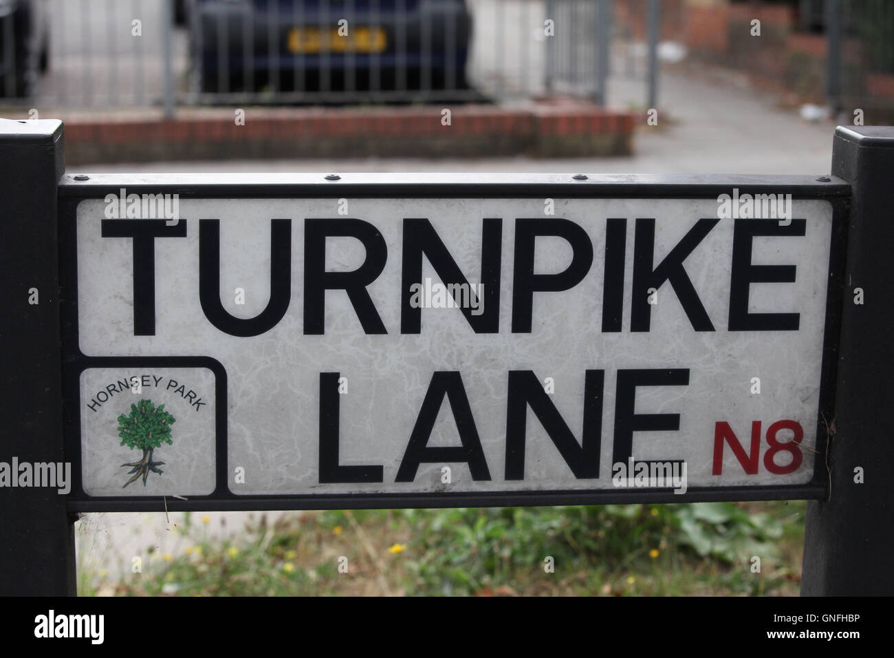 Turnpike Lane, Haringey, North London, UK. 31 Aug 2016. Crime scene ...