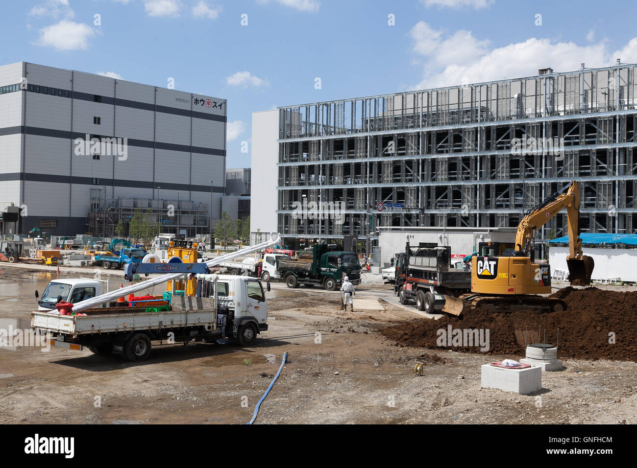 Construction works continue at the new Tokyo Metropolitan Central ...