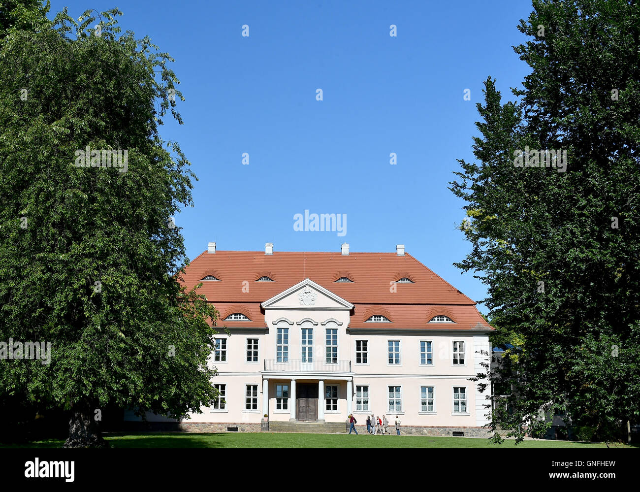 4 hectare estate hi-res stock photography and images - Alamy