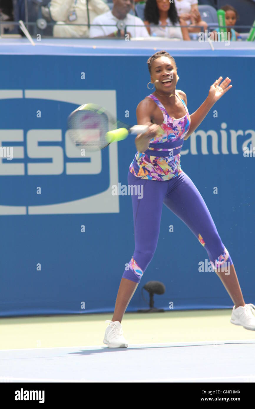 New York, New York, USA. 31st Aug, 2016. VENUS WILLIAMS PLAYS DURING ...