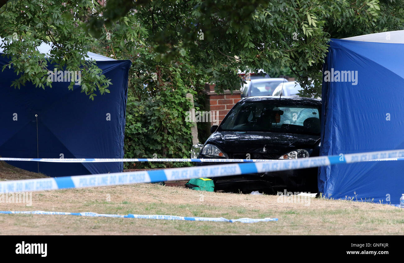 Car hitting wall hi-res stock photography and images - Alamy