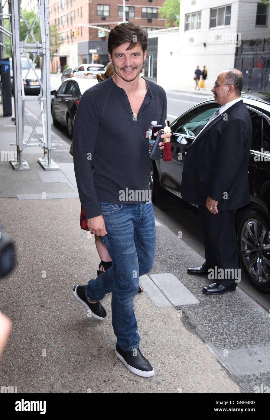 Pedro Pascal At The High Resolution Stock Photography and Images - Alamy