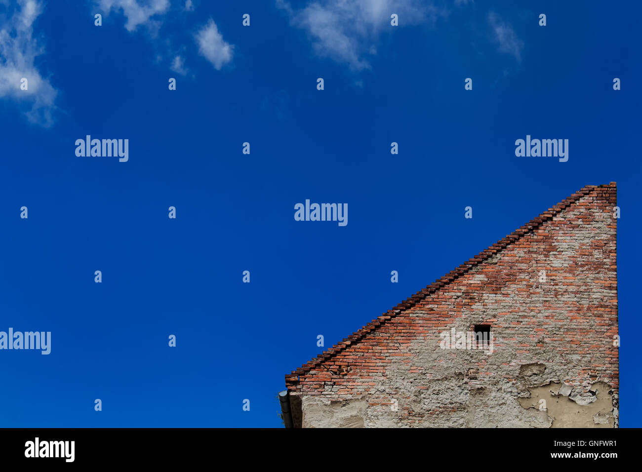 Triangle house exterior hi-res stock photography and images - Alamy