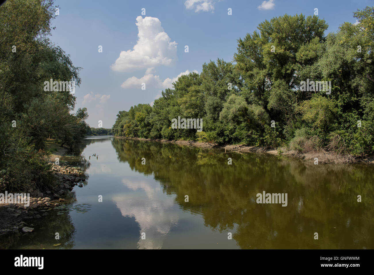 Sky water reflection calm hi-res stock photography and images - Alamy