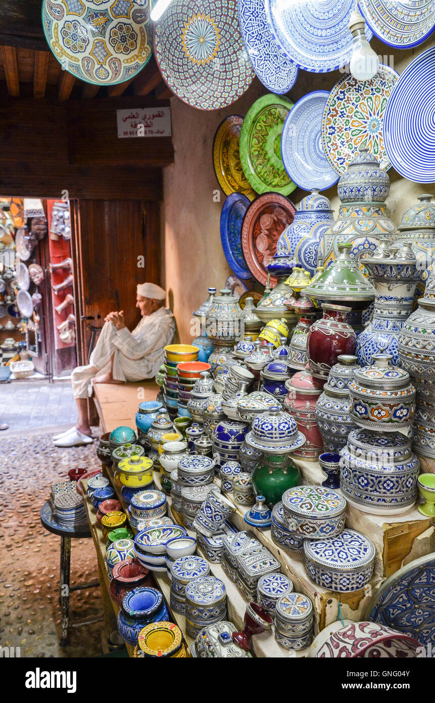 Fez morocco market pottery hi-res stock photography and images - Alamy
