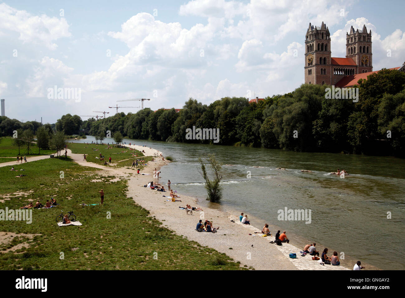 Summer at the Reichenbach bridge in Munich, 2014 Stock Photo - Alamy