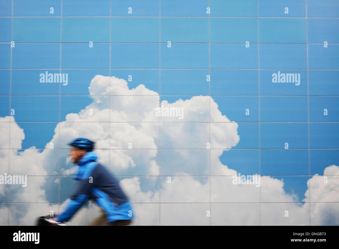 Tunnel in station hi-res stock photography and images - Alamy