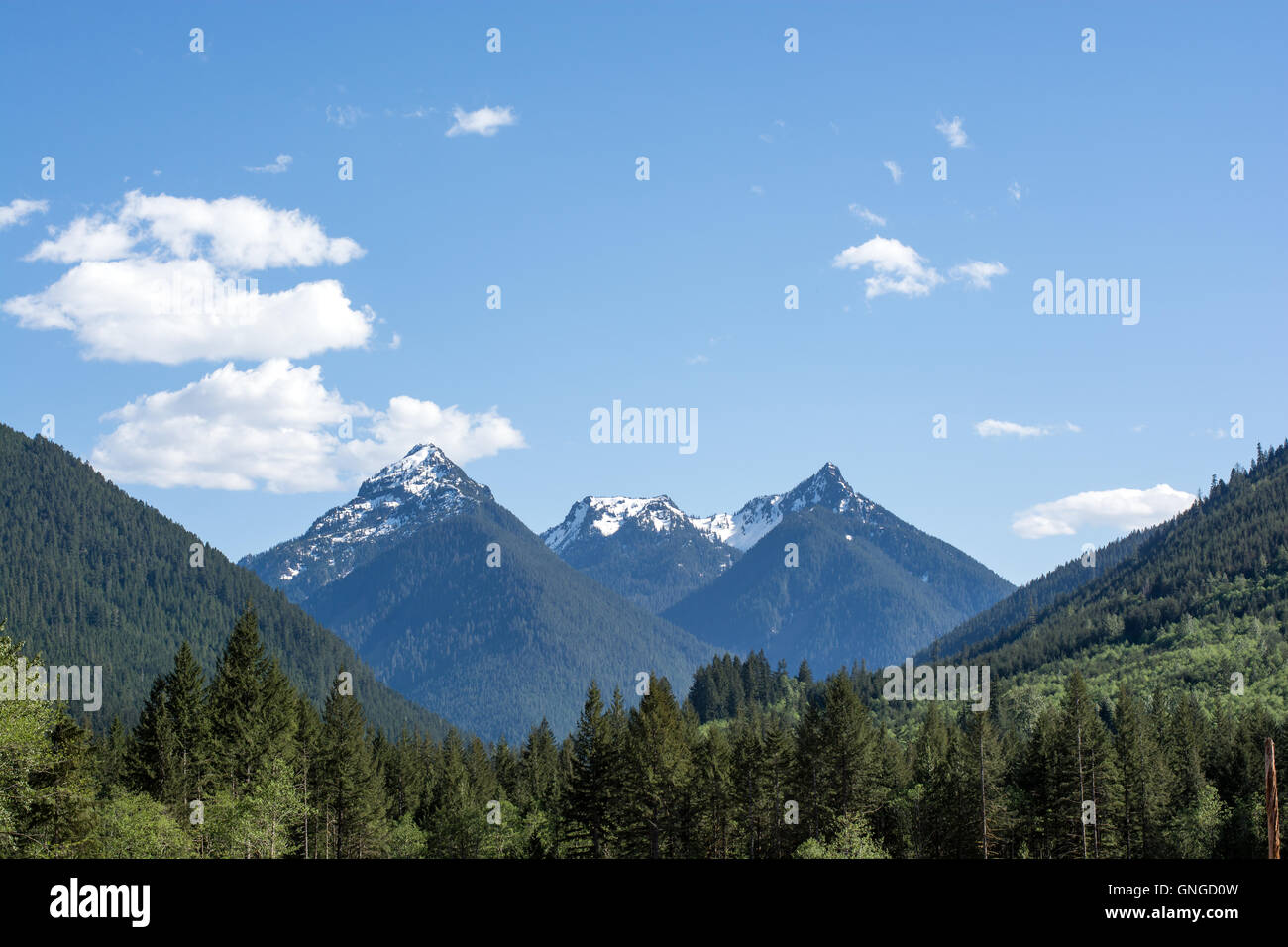 Tall mountain peaks hi-res stock photography and images - Alamy