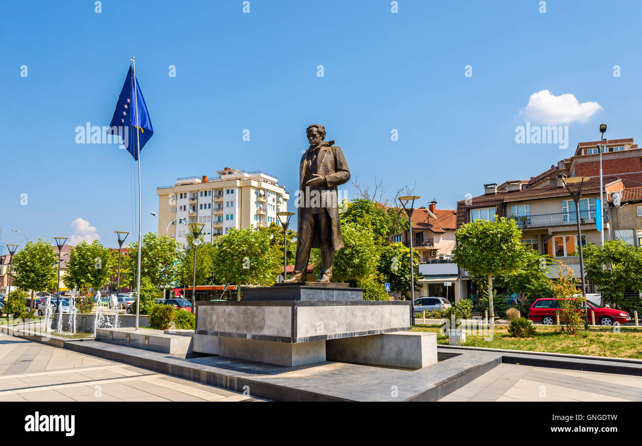 Statue of Ibrahim Rugova in Pristina - Kosovo Stock Photo - Alamy