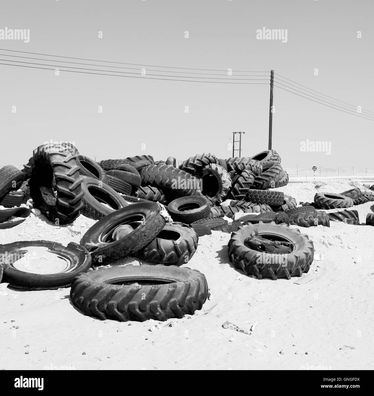 Tyre dump desert hi-res stock photography and images - Alamy