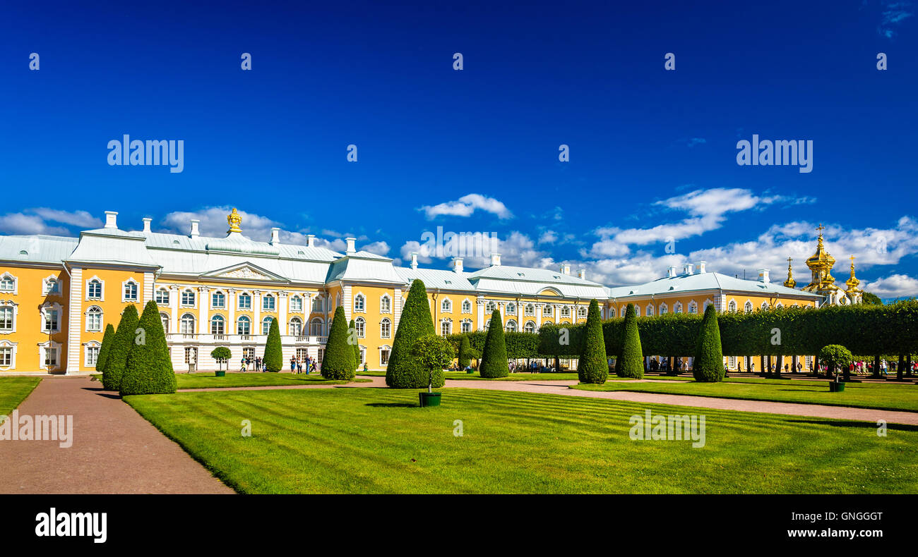 Peterhof palace russia hi-res stock photography and images - Alamy