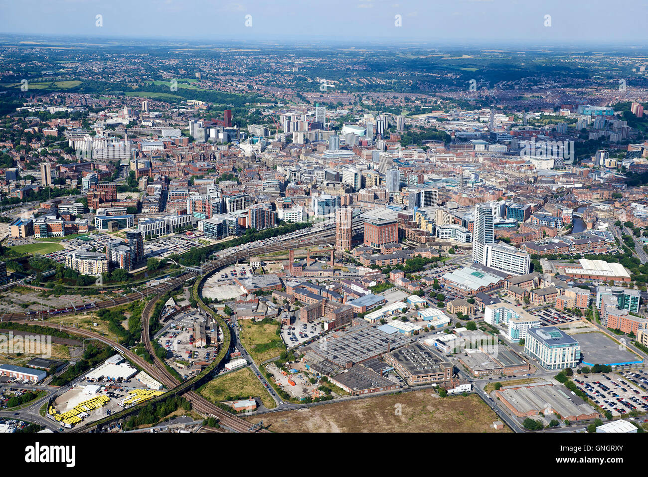 Leeds aerial hi-res stock photography and images - Alamy