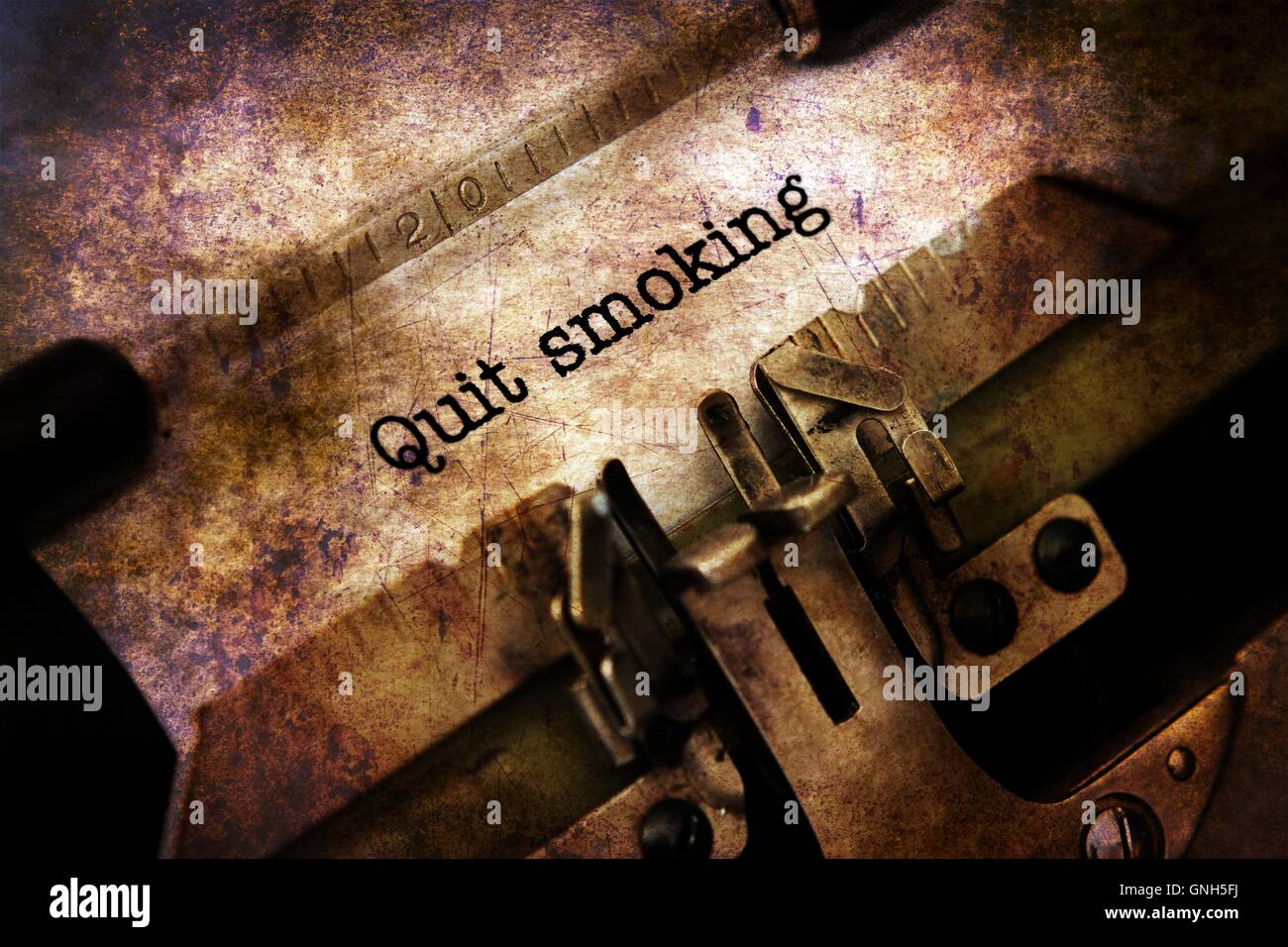 Quit smoking text on typewriter Stock Photo - Alamy