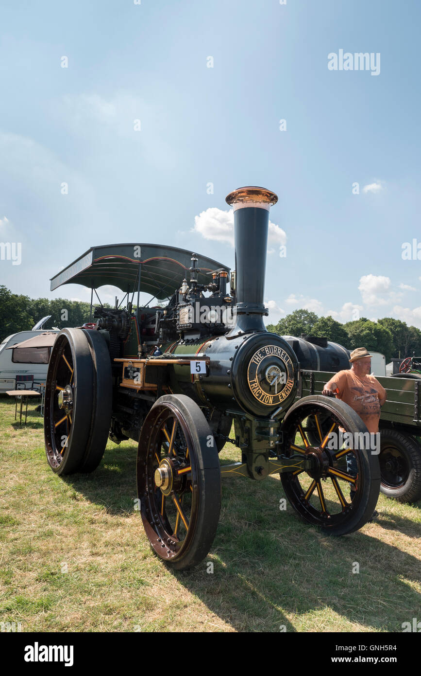 Vintage 1925 Burrell steam driven traction engine and owner at Stow cum ...