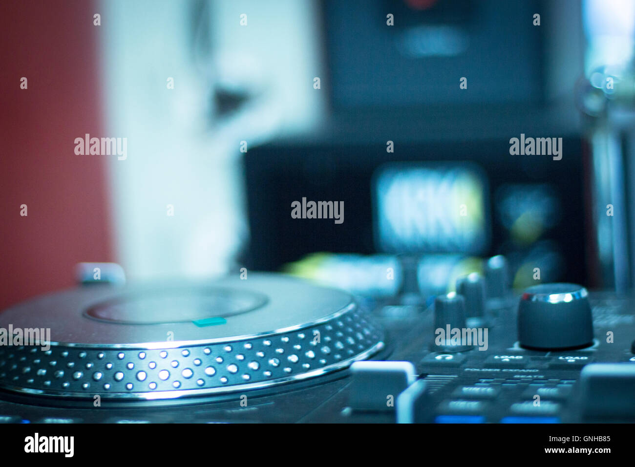 Dj turntables hi-res stock photography and images - Alamy