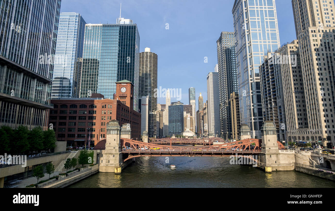 High rise buildings and the Chicago river Stock Photo - Alamy