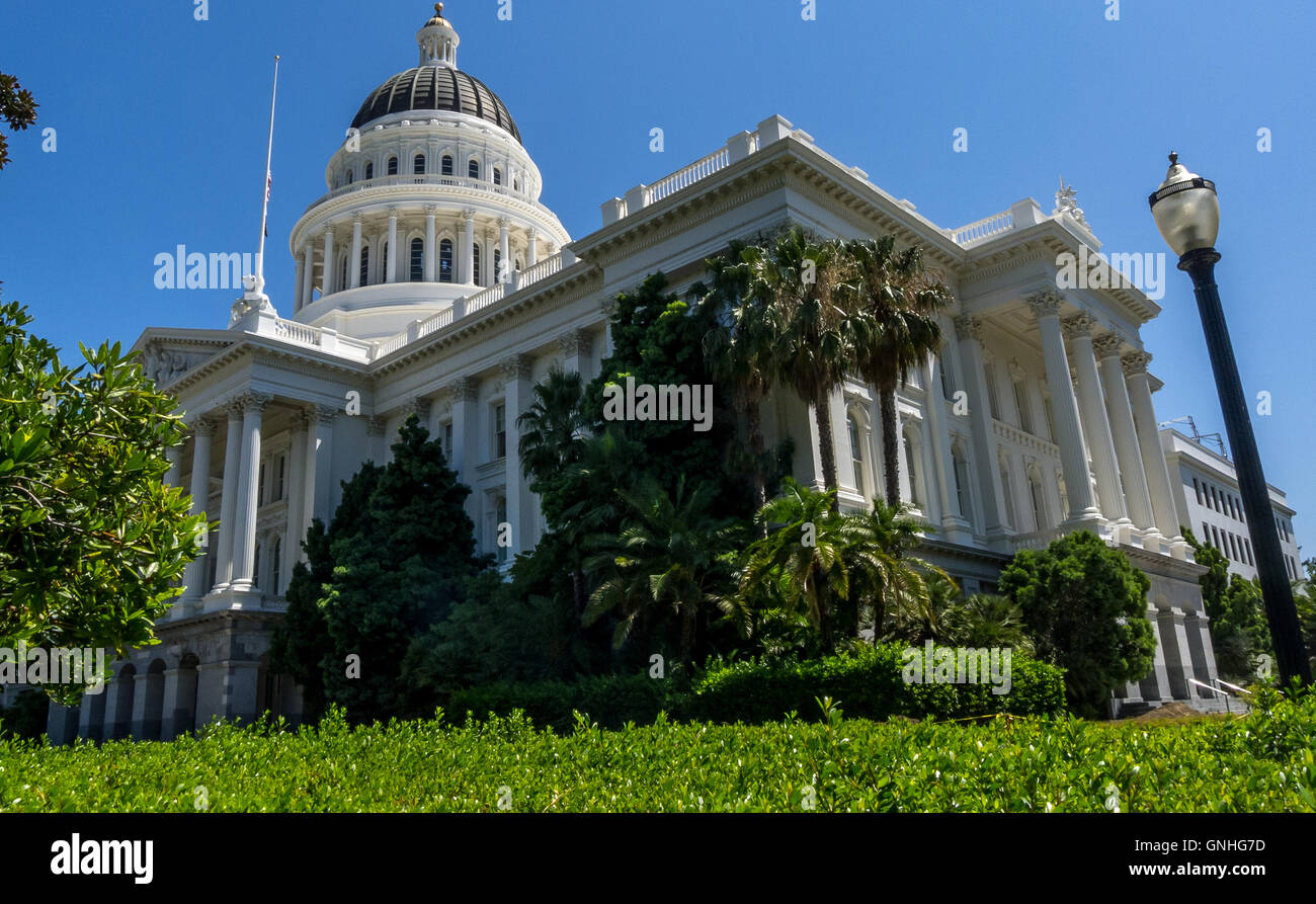 The State Capitol Building in Sacramento Stock Photo - Alamy