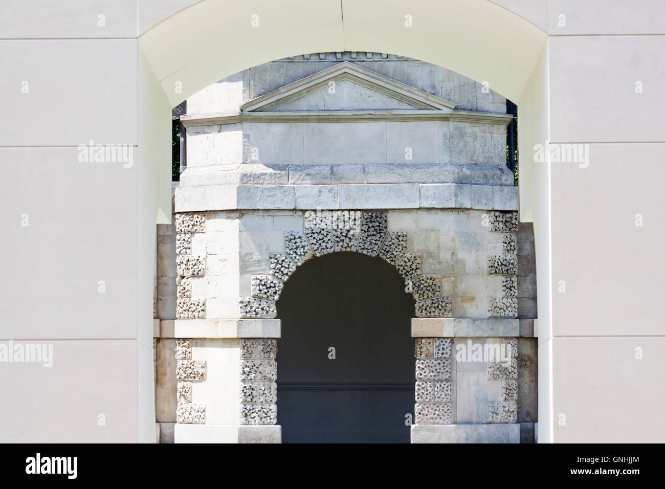 The 2016 Serpentine Gallery summer house by Kunle Adeyemi frames Queen ...