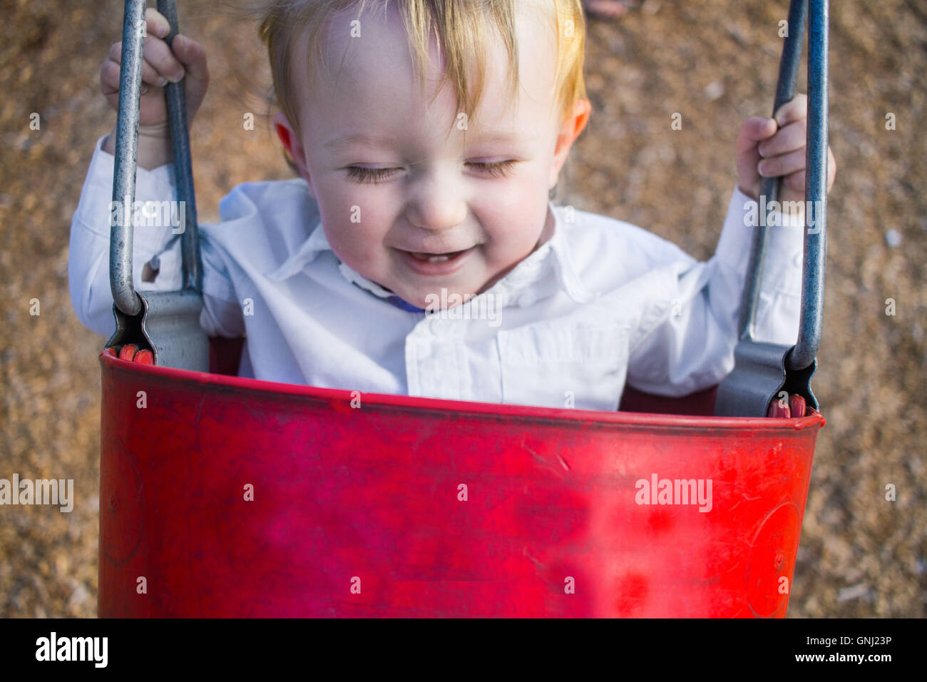 Smiling bucket hi-res stock photography and images - Alamy