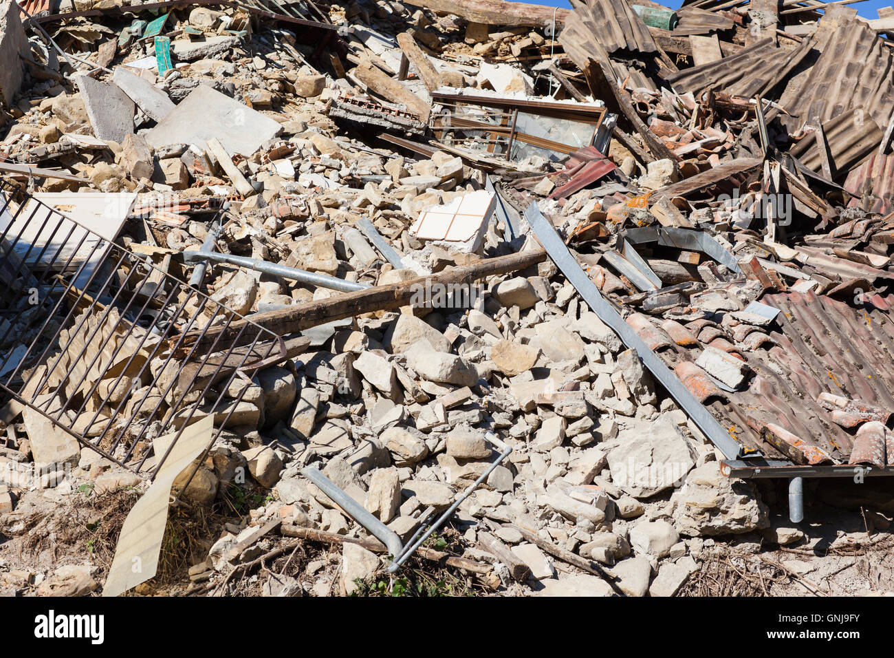 Aftermath earthquake amatrice hi-res stock photography and images - Alamy