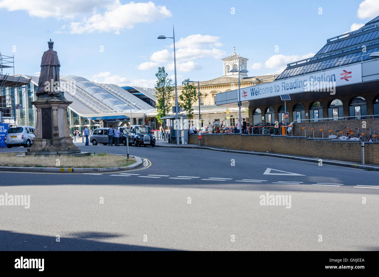 Rail station reading hi-res stock photography and images - Alamy