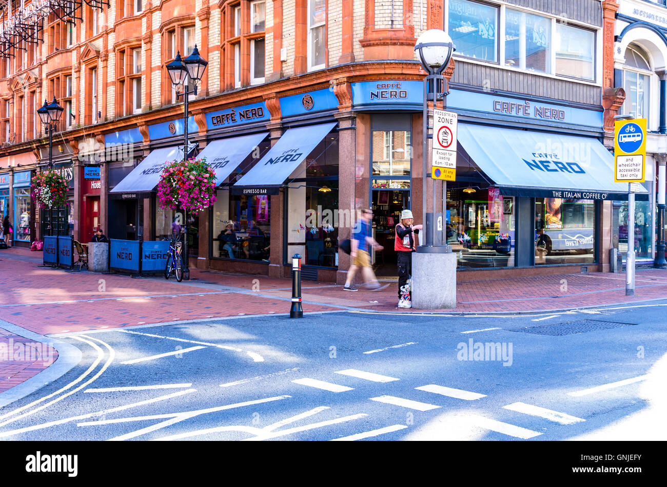 Caffe nero storefront hi-res stock photography and images - Alamy