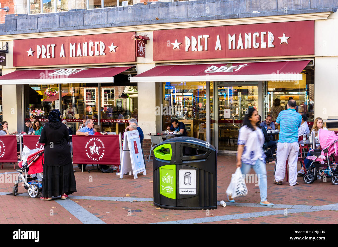 The Pret a Manger coffee shop on Broad Street in Reading, Berkshire ...