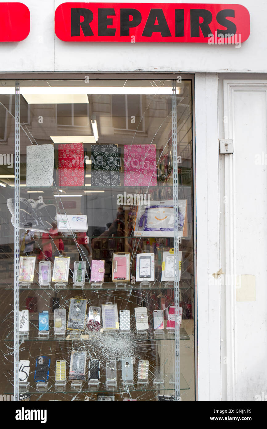 Repairs required hi-res stock photography and images - Alamy