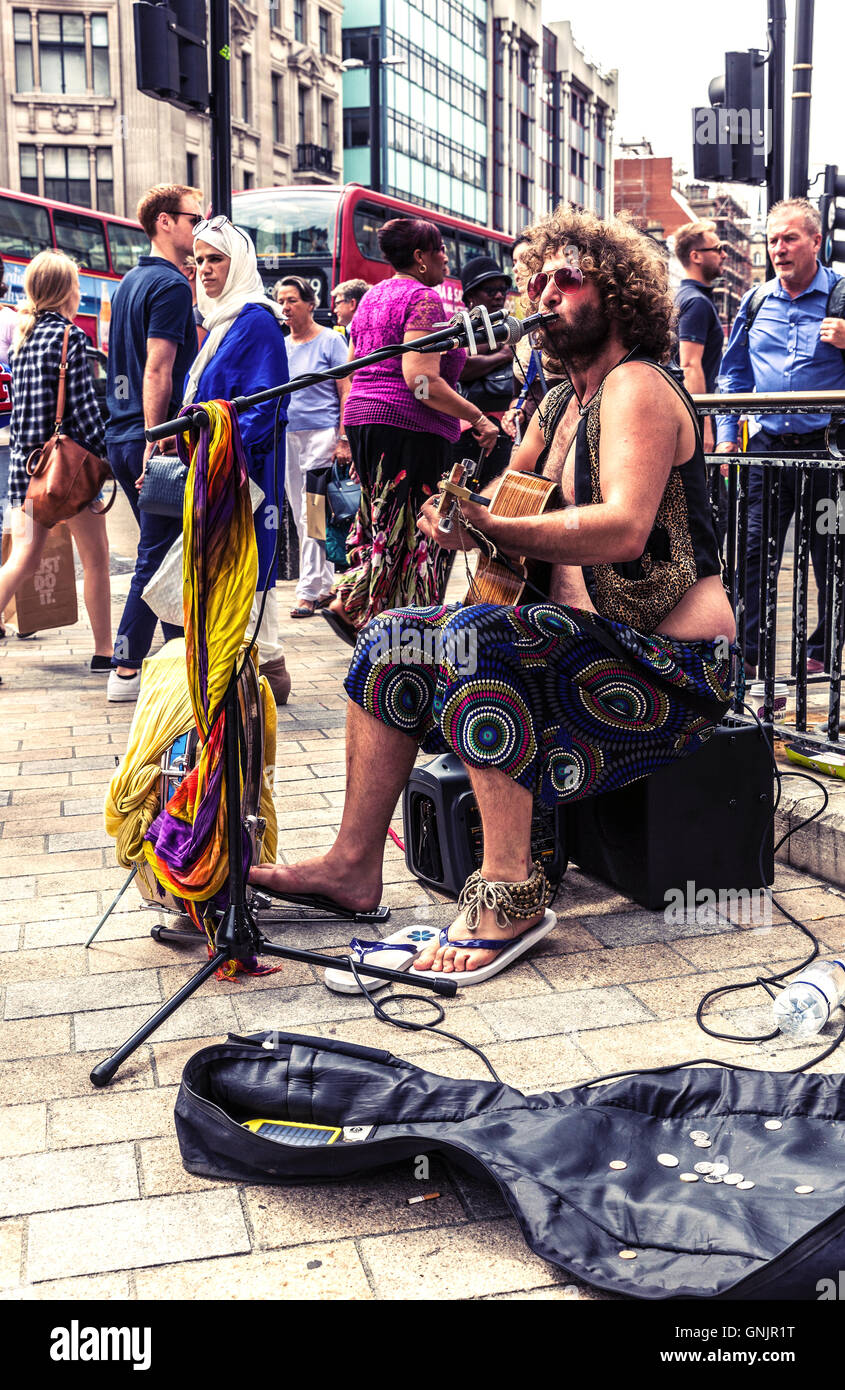 Busker london hi-res stock photography and images - Alamy