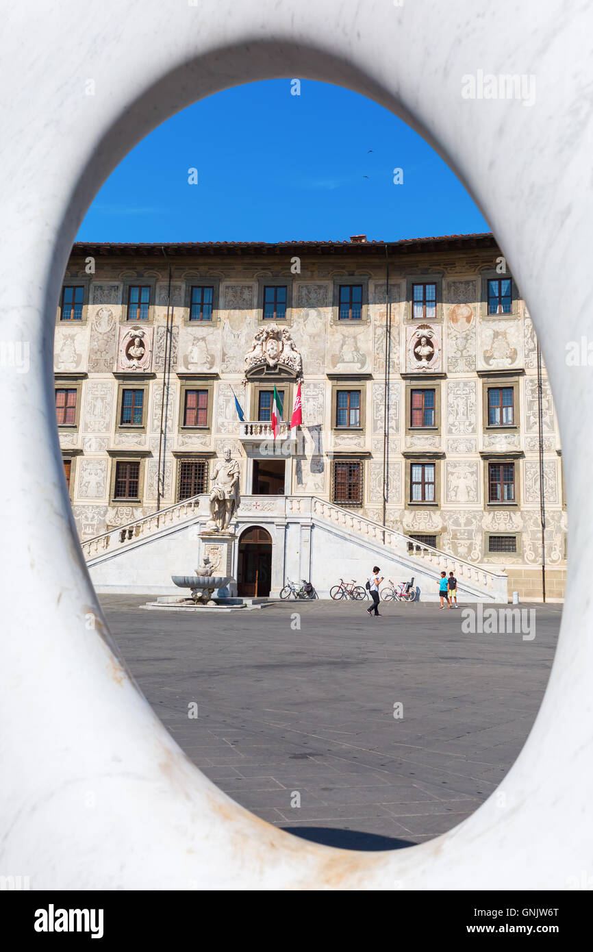 Knights Square in Pisa, Italy, seen through a modern sculpture Stock ...