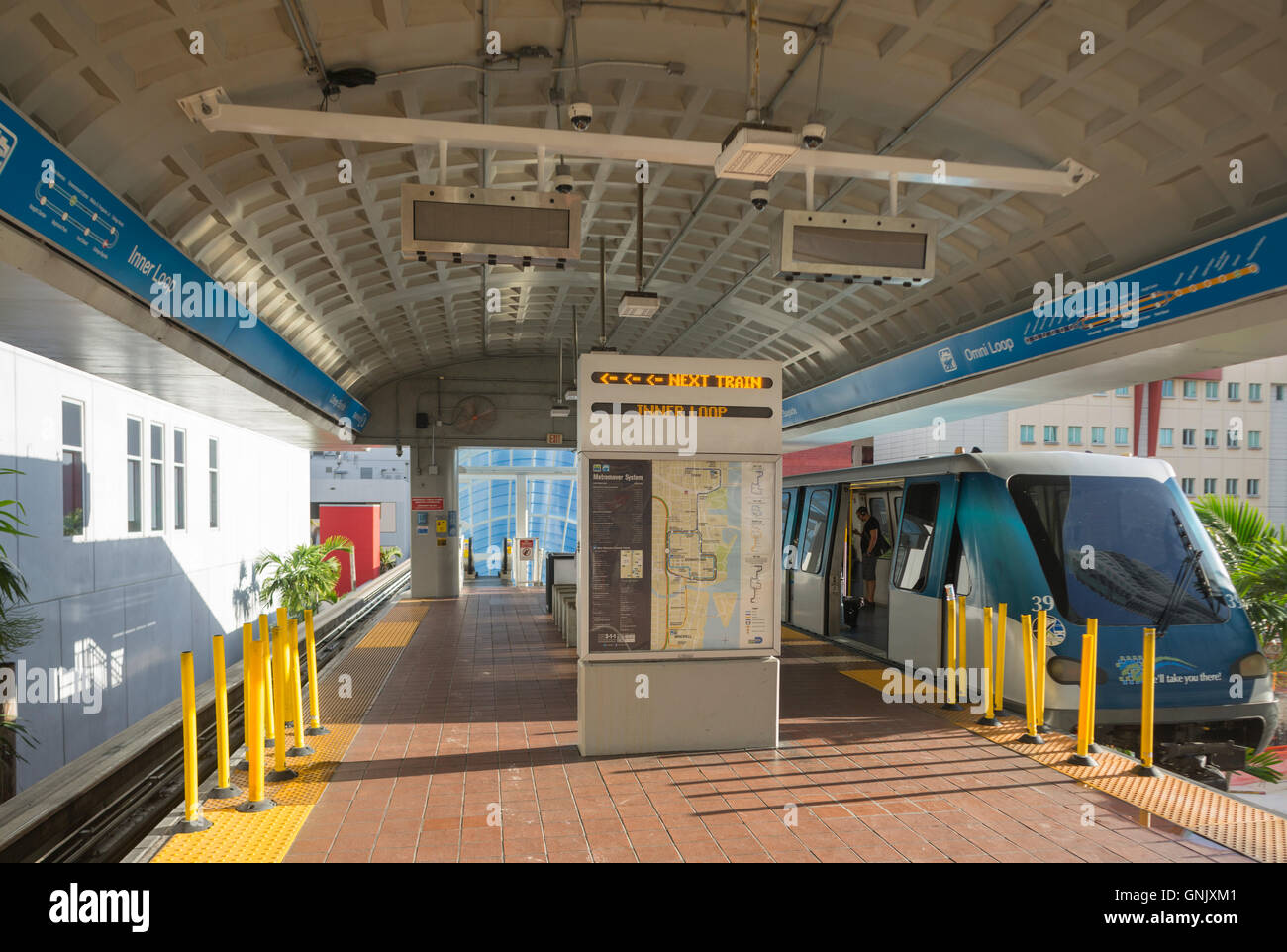BAYSIDE STATION METROMOVER MONORAIL DOWNTOWN MIAMI FLORIDA USA Stock ...