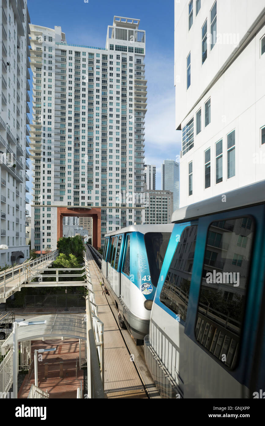 BAYSIDE STATION METROMOVER MONORAIL DOWNTOWN MIAMI FLORIDA USA Stock ...