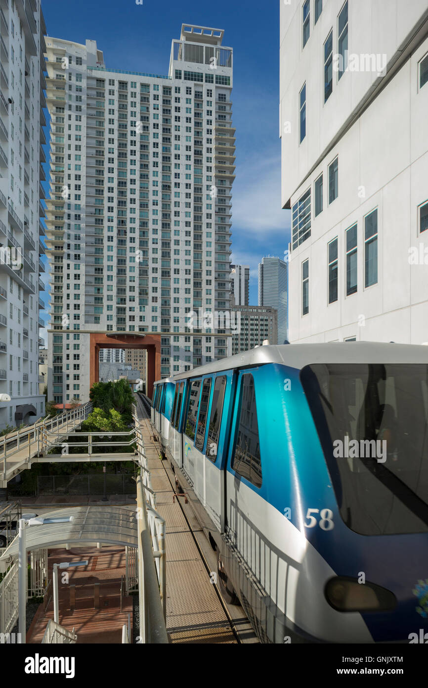 BAYSIDE STATION METROMOVER MONORAIL DOWNTOWN MIAMI FLORIDA USA Stock ...