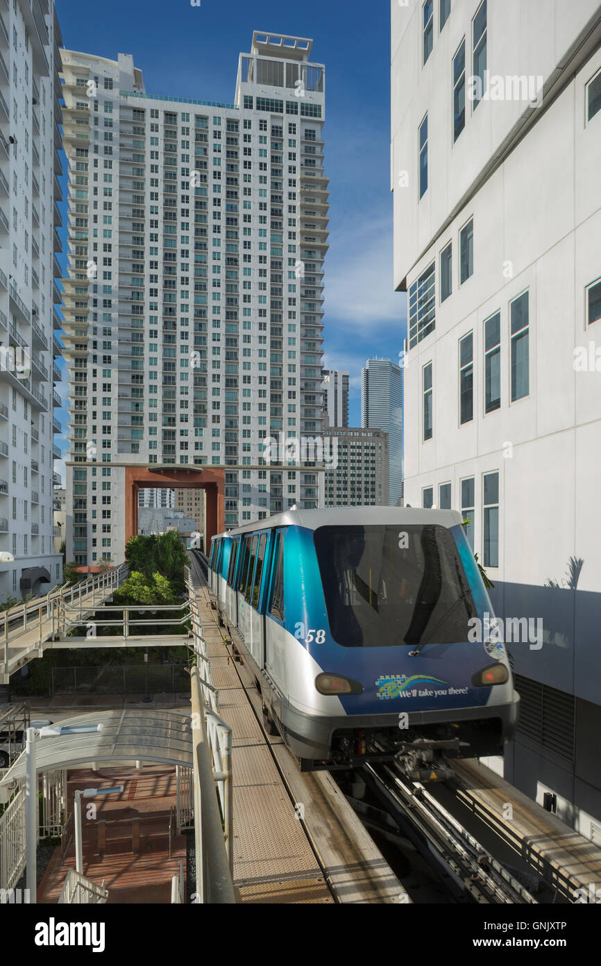 BAYSIDE STATION METROMOVER MONORAIL DOWNTOWN MIAMI FLORIDA USA Stock ...