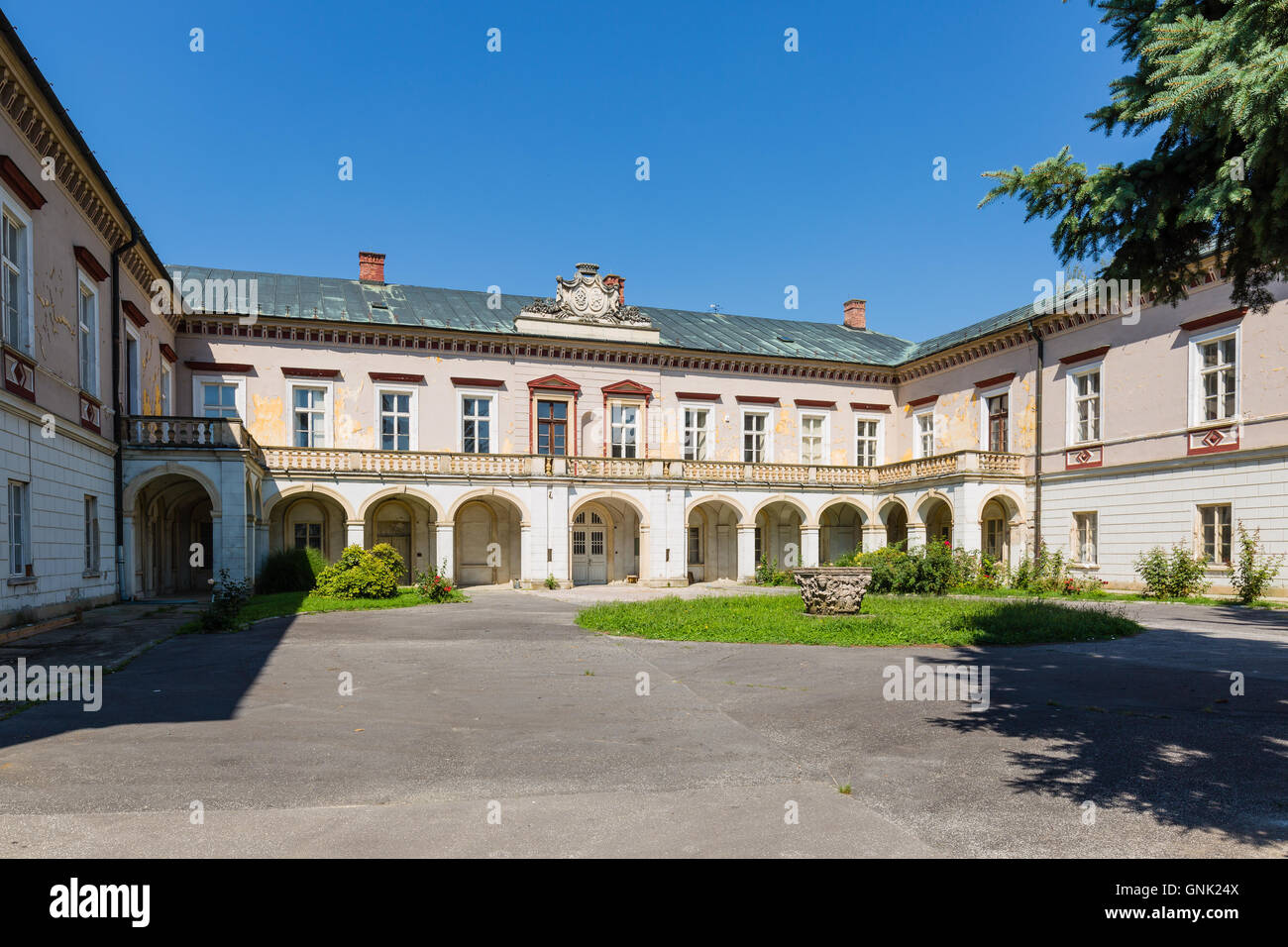 Baroque mansion hi-res stock photography and images - Alamy