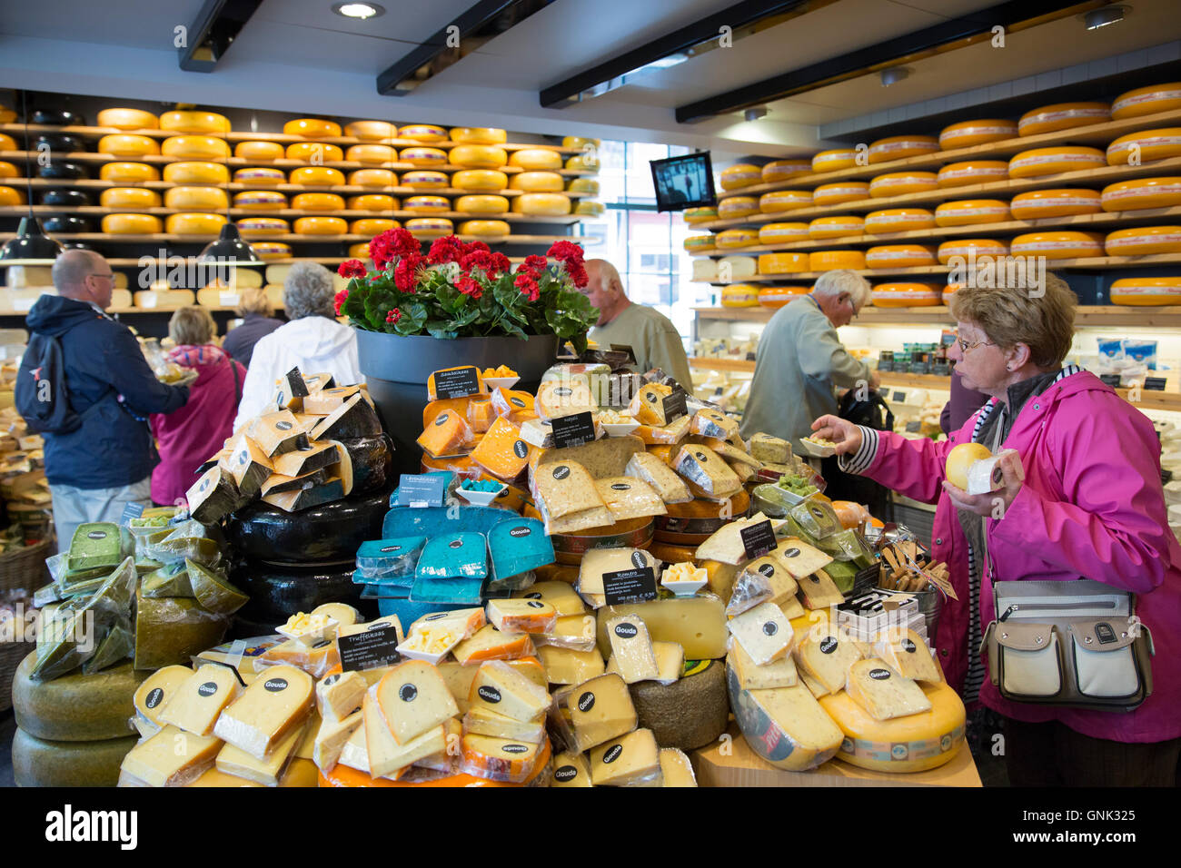 Kaaswinkeltje cheese shop gouda netherlands hi-res stock photography ...