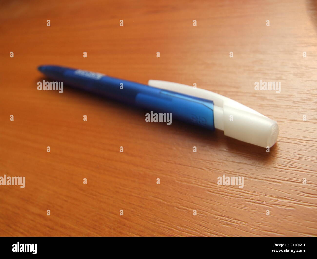 Signing sign ballpoint blue signature hi-res stock photography and ...