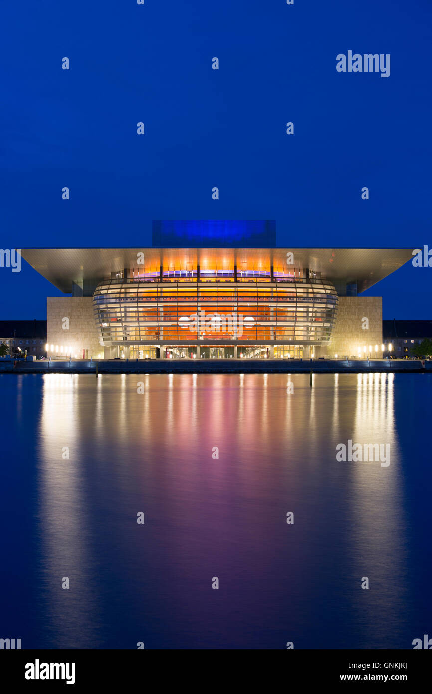 Ultra modern architecture hi-res stock photography and images - Alamy