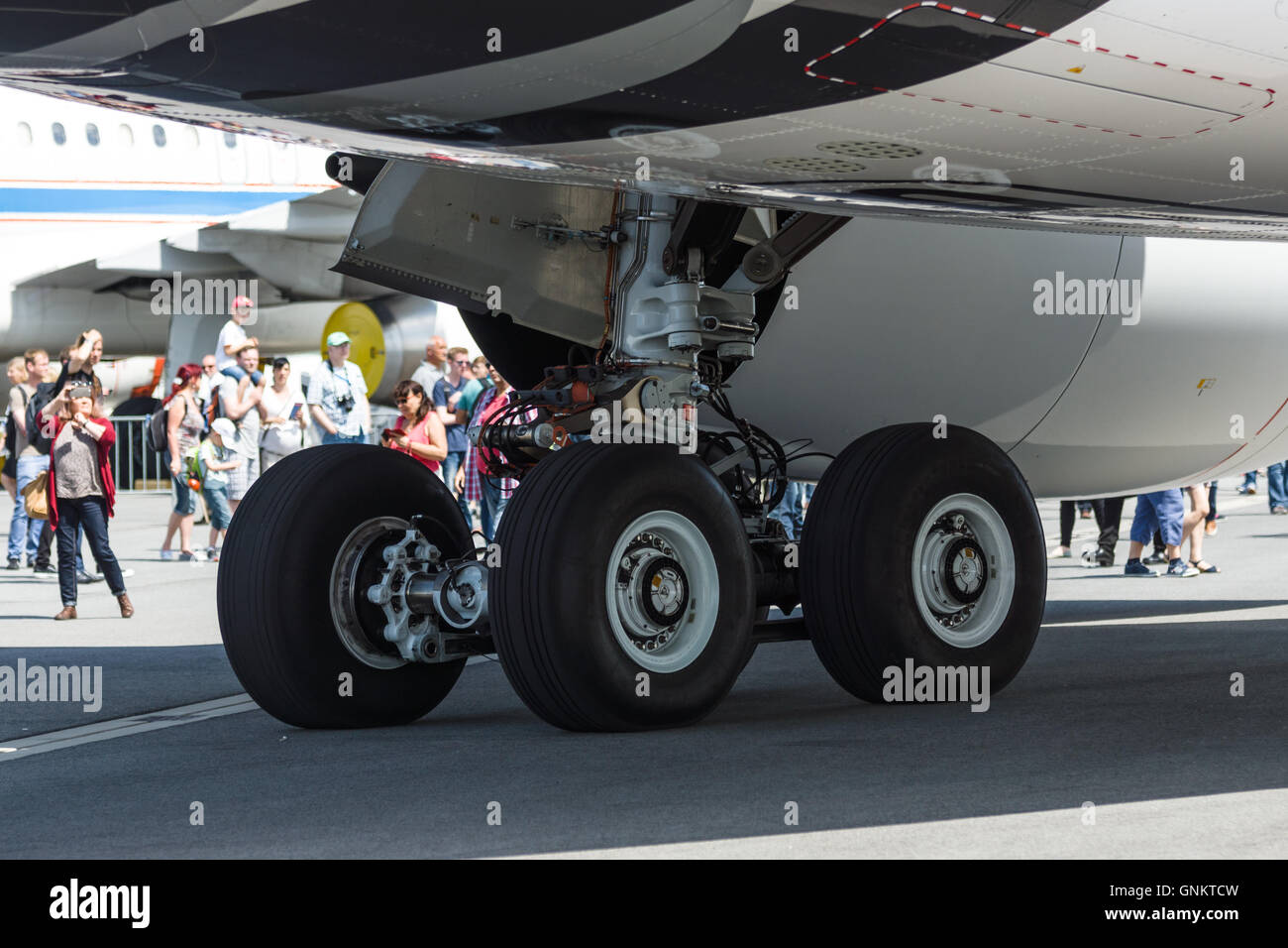 Airbus a350 xwb landing gear hi-res stock photography and images - Alamy